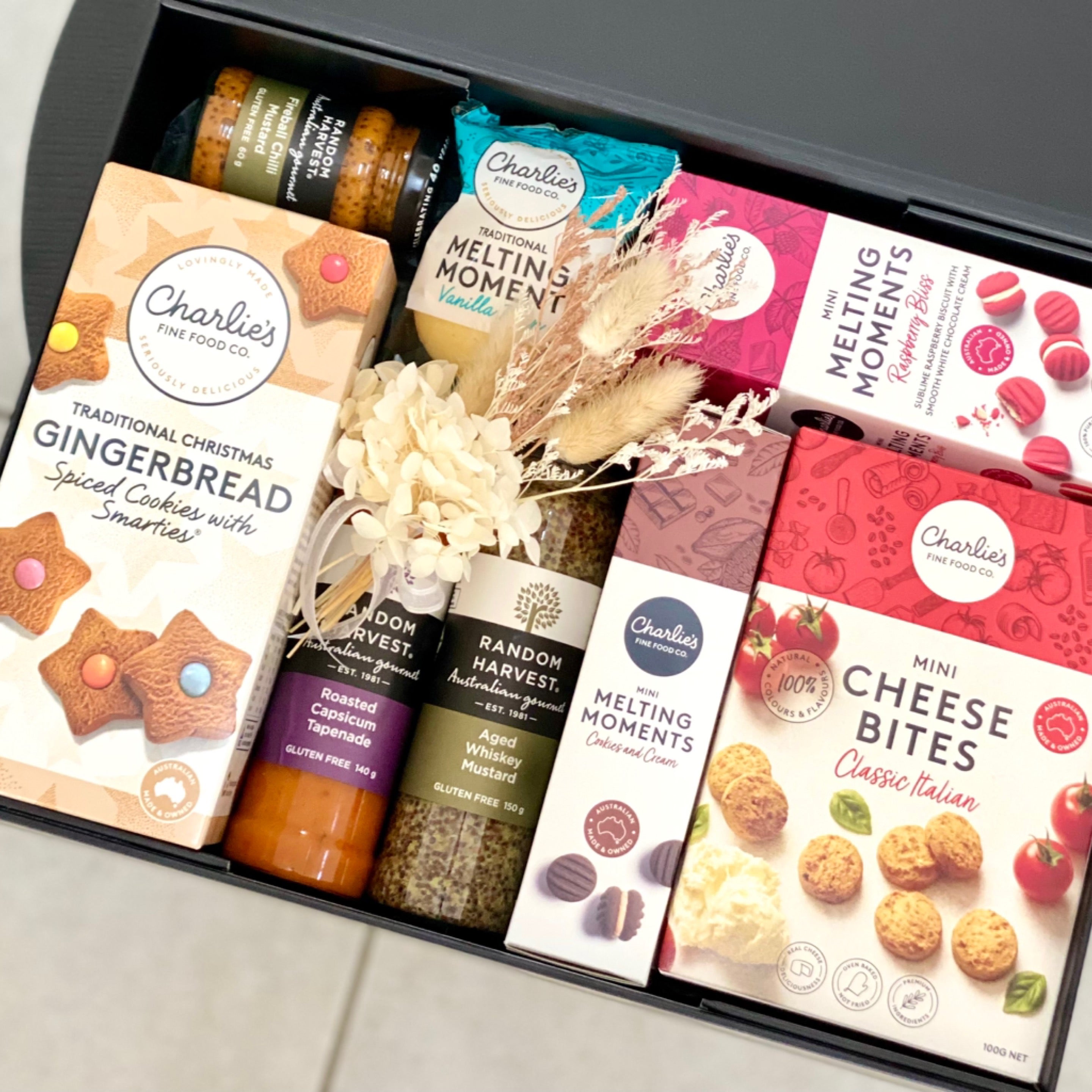 Gourmet Hamper(X’mas Edition) | Little Bakes & Blooms